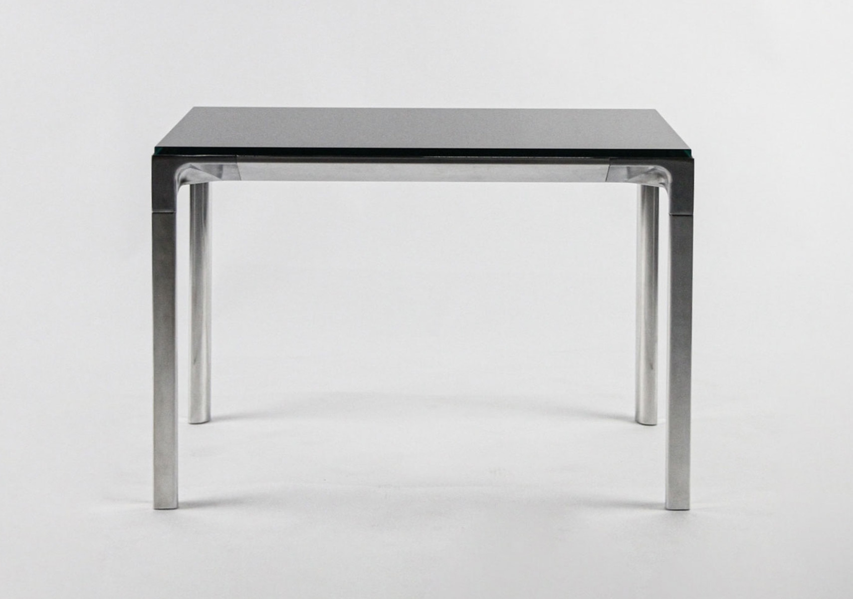 ixc. (イクスシー) GRAB TABLE（W650）グラブ テーブル | カッシーナ・イクスシー オンラインストア